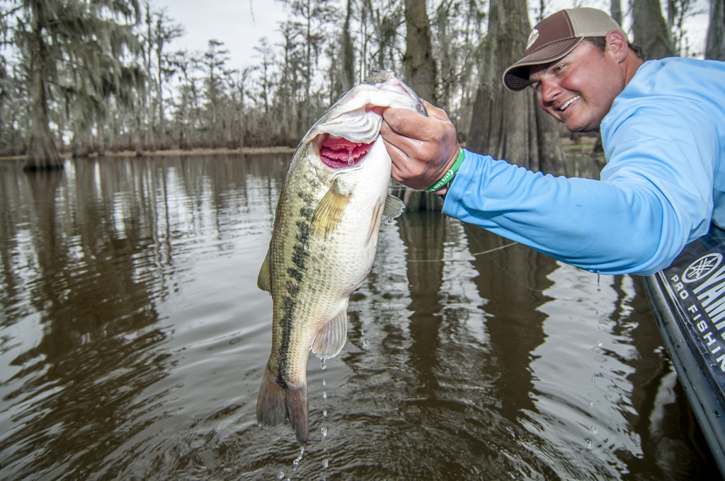 Bassmaster Elite Series pro Cliff "Cajun Baby" Crochet alters his Rat-L ...
